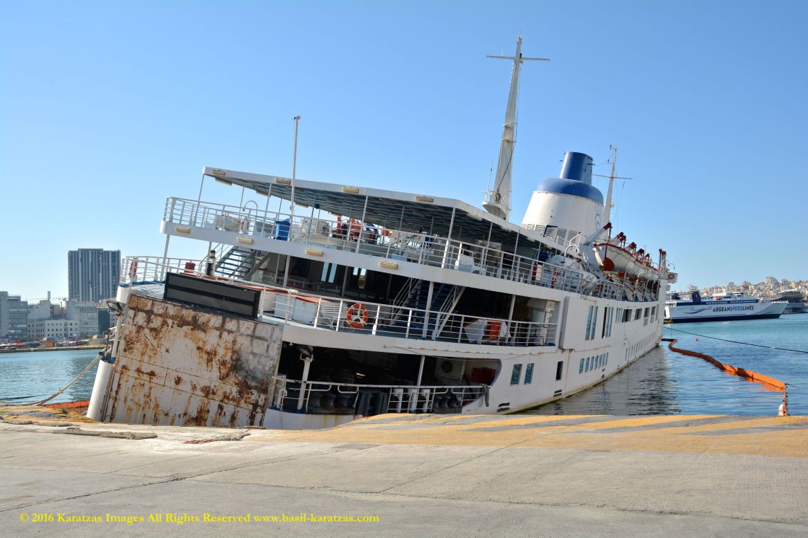 Images of Ferry MV ‘Panagia Tinou’ listing in Port of Piraeus ...