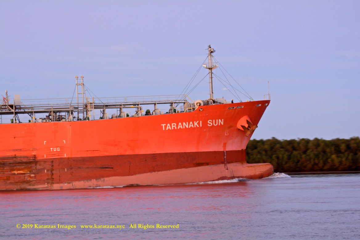 Images of Methanol Tanker MT ‘Taranaki Sun’ Sailing in the Mississippi ...
