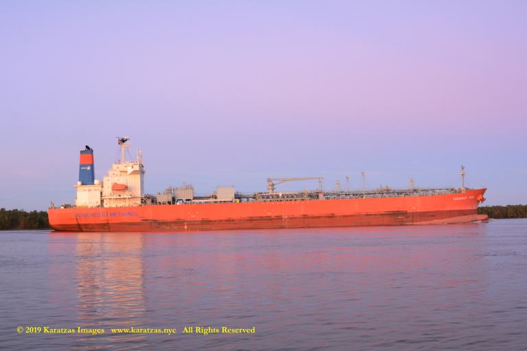 Images of Methanol Tanker MT ‘Taranaki Sun’ Sailing in the Mississippi ...